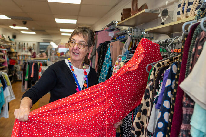 Shop Volunteer- Shoreham | Cancer Research UK